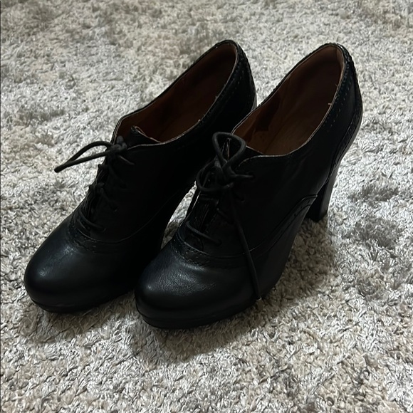 Clarks | Shoes | Clarks Black Classic Heeled Shoes | Poshmark